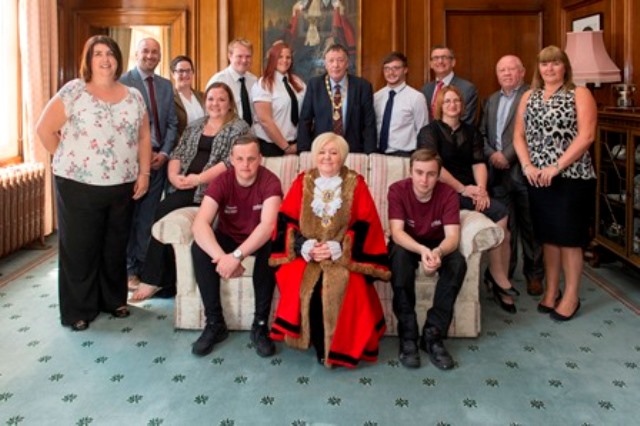 Hull's Lord Mayor honours local apprentices